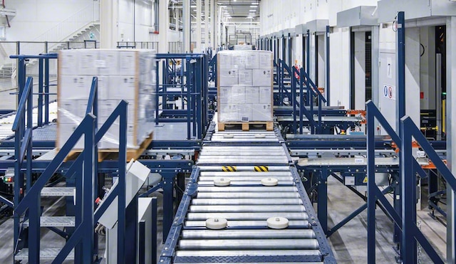 Robots de bodega: tipos y ventajas - Mecalux.cl